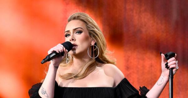 Adele si traveste da Morticia Addams per Halloween: il video - Radio ...