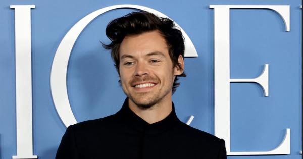 Harry Styles a Roma, tra gite in bicicletta e negozi di casalinghi. Le ...