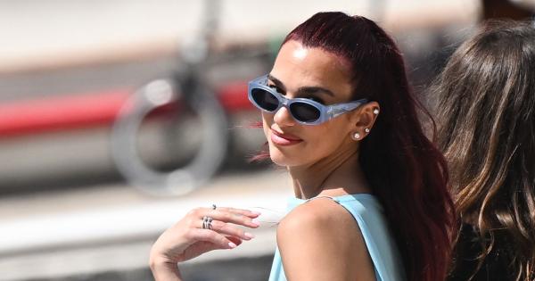 Dua Lipa, Gwyneth Paltrow, Laetitia Casta a Capri: le foto - Radio ...