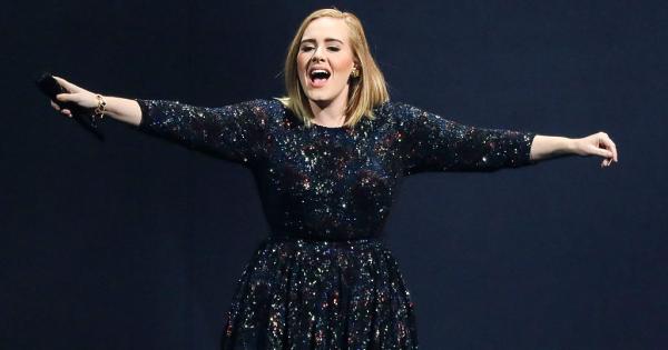 Per la sua metamorfosi Adele si è ispirata alla scrittrice Glennon ...