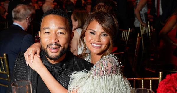 John Legend e Chrissy Teigen presentano il loro bebè nato da poco: le ...