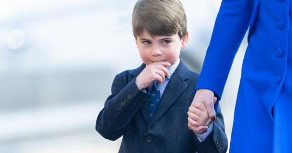 Kate Middleton pubblica due bellissime foto del piccolo Louis - Radio ...