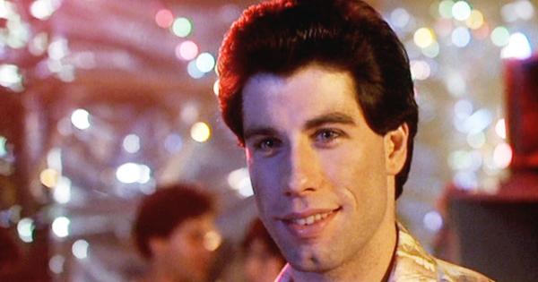 John Travolta torna a ballare come Tony Manero nella Febbre del sabato ...