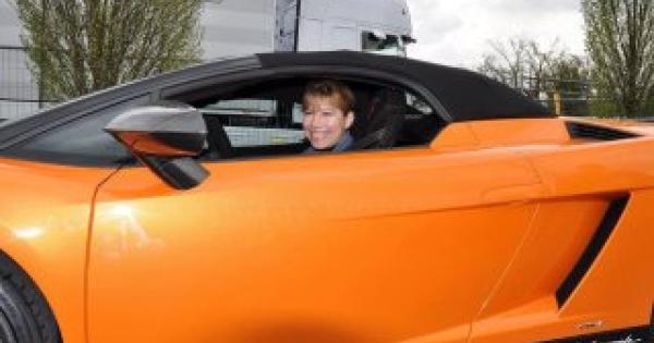 Gallardo Vs Countach - Gallery - Foto 1 di 12 - Radio Monte Carlo