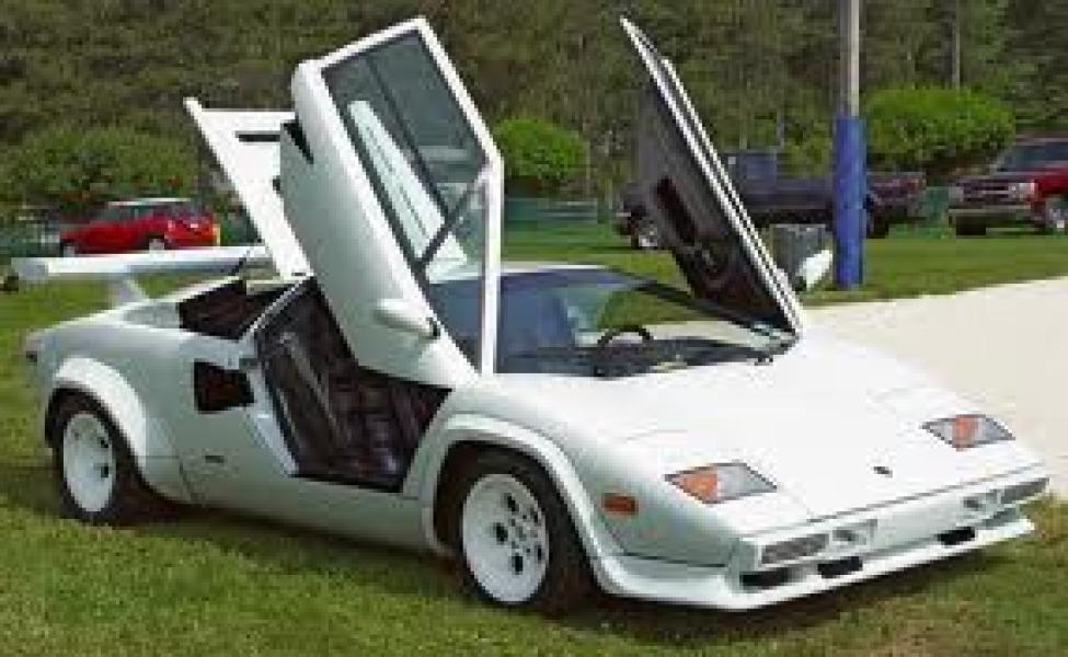Gallardo Vs Countach - Gallery - Foto 1 di 12 - Radio Monte Carlo