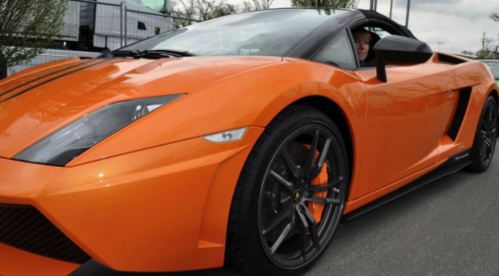 Gallardo Vs Countach - Gallery - Foto 1 di 12 - Radio Monte Carlo